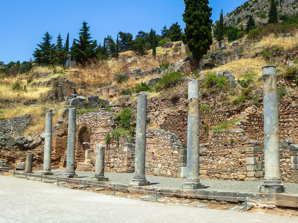 The Oracle of Delphi - Back to the Past to See the Future